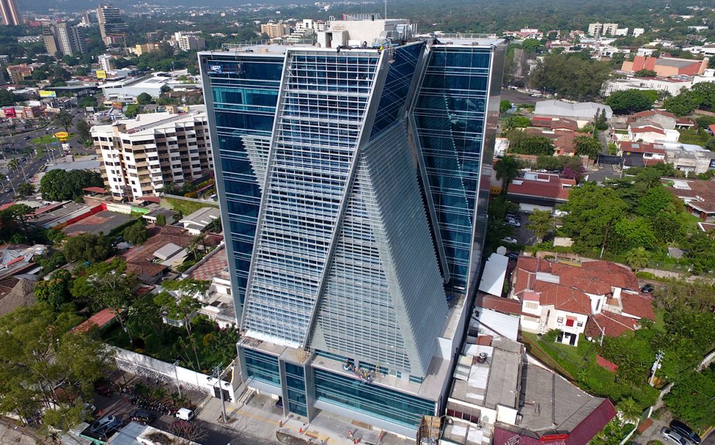 INSIGNE EL SALVADOR - Qualicons